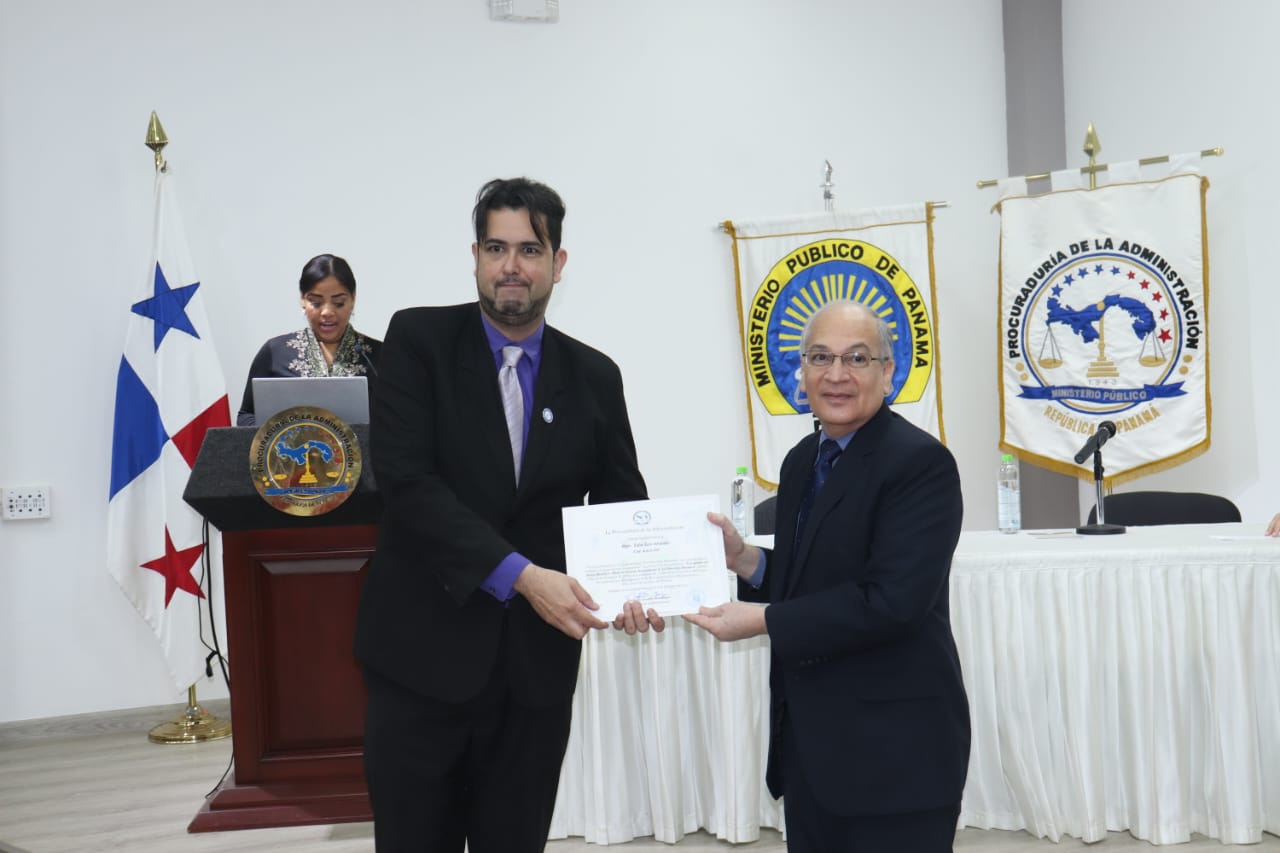 Presentan conferencia y documental sobre Derechos Humanos