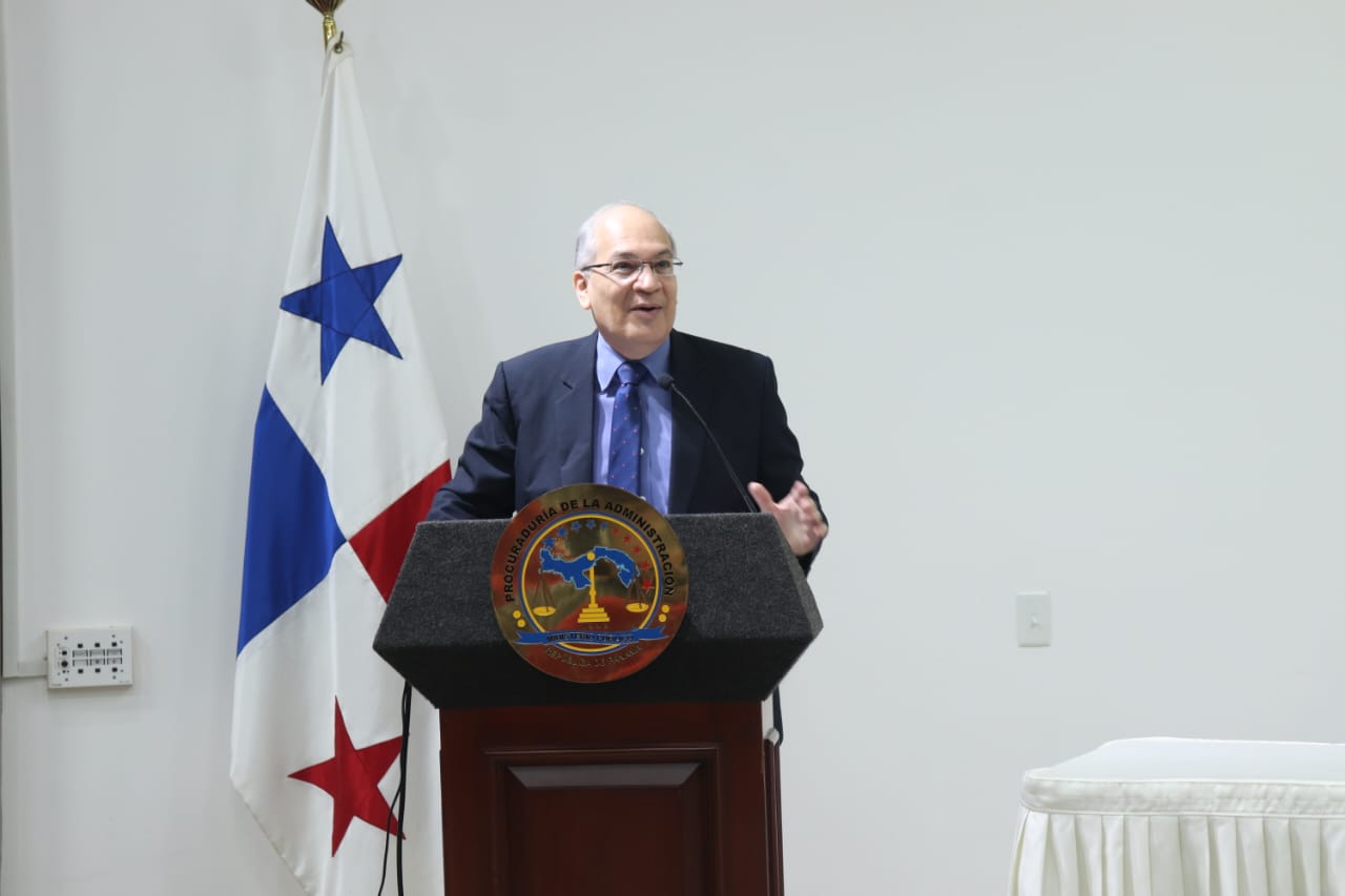 Presentan conferencia y documental sobre Derechos Humanos