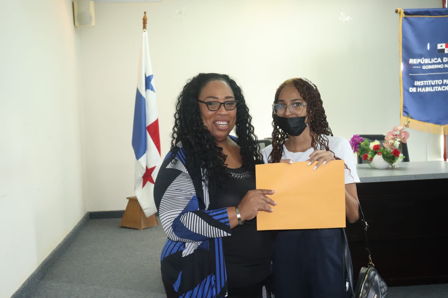 Graduando culminan periodo de práctica profesional