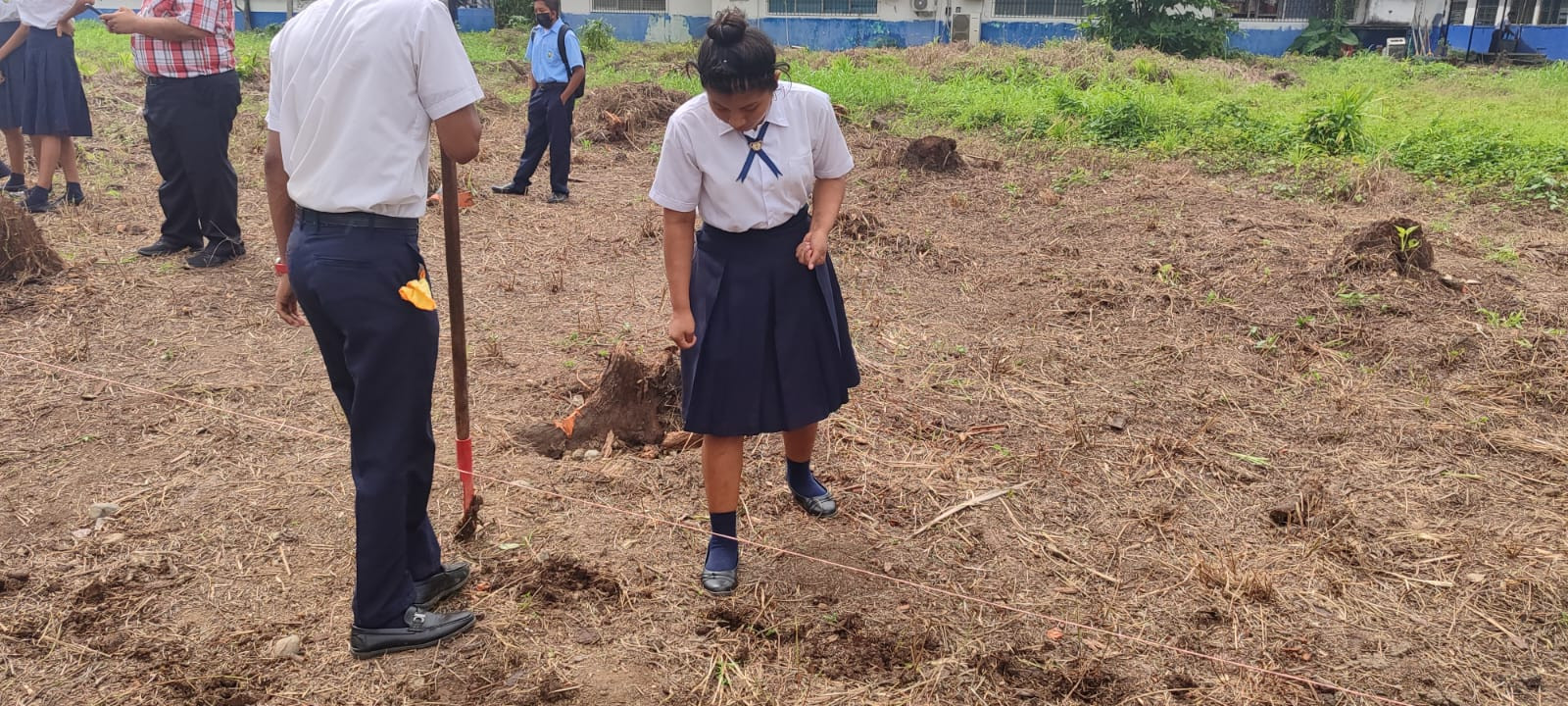 Estudiantes en Bocas del Toro realizan siembra de maíz