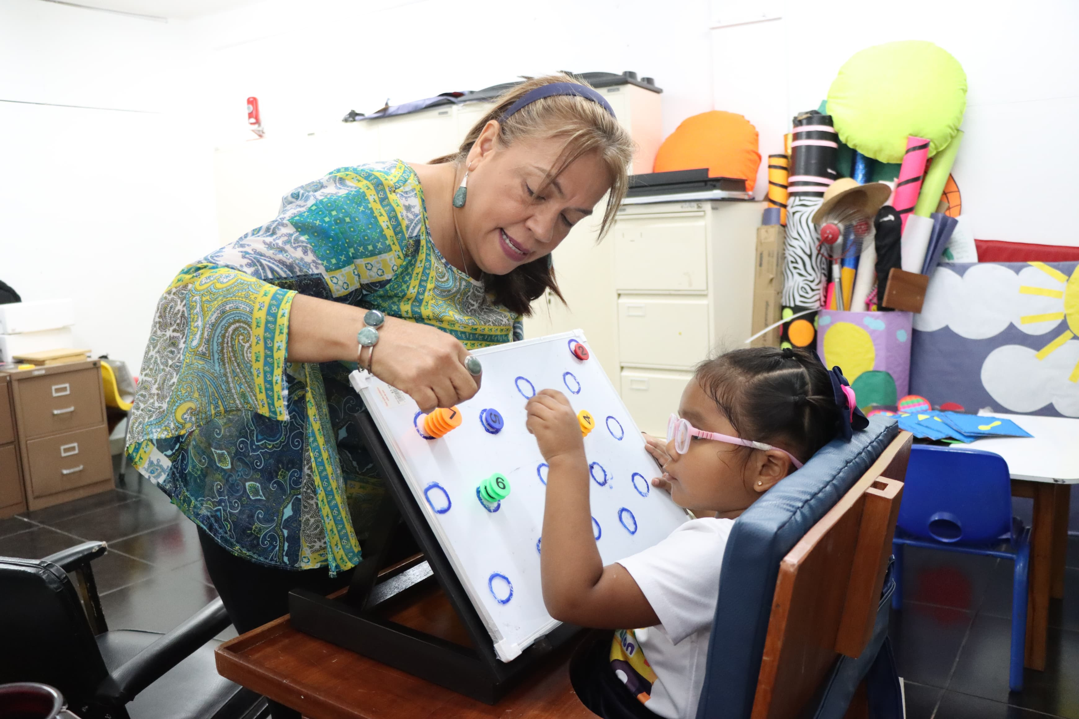 Estudiantes de la Escuela Nacional de Ciegos ejercitan sus habilidades ...