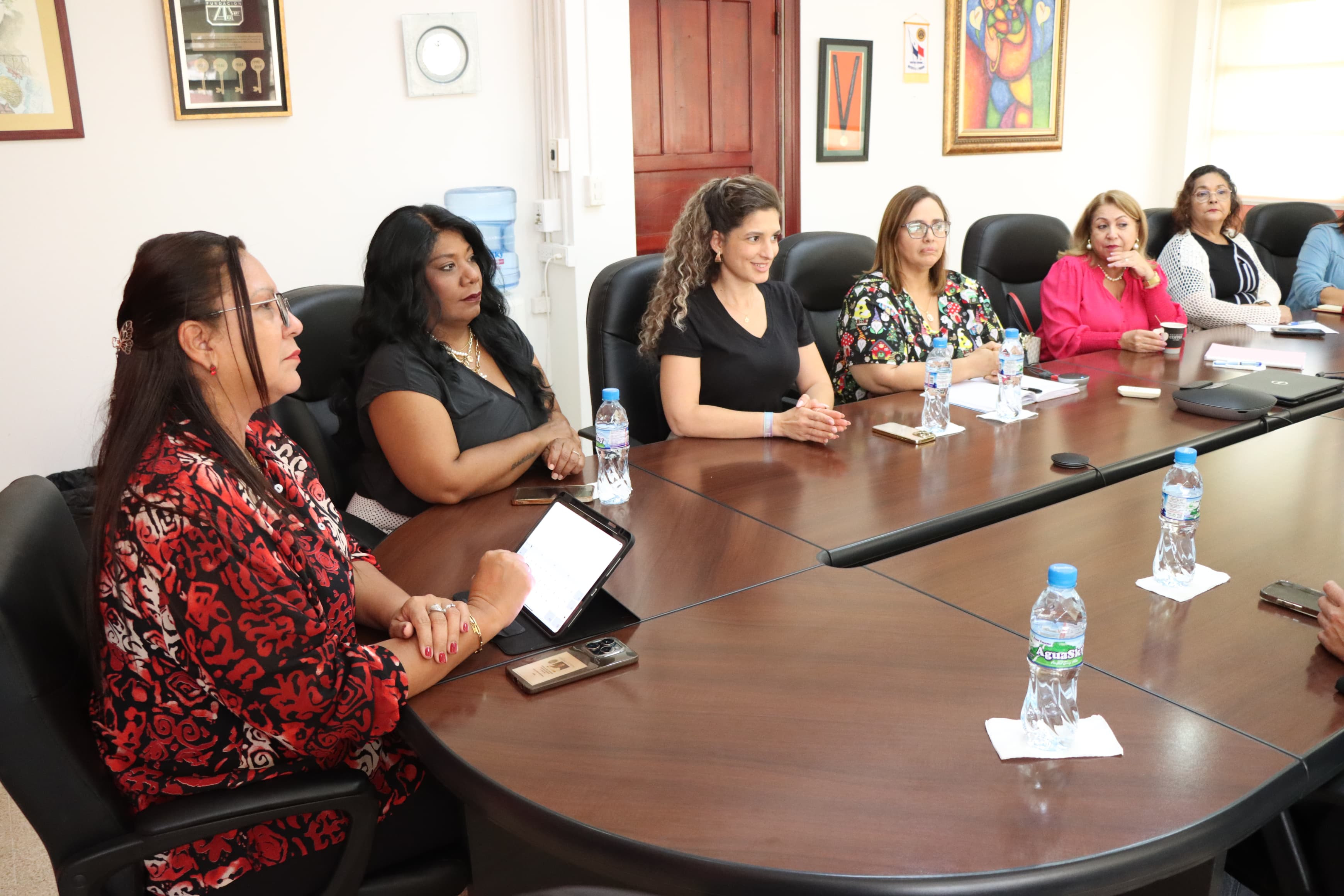 Instituto Panameño de Habilitación Especial recibe a la destacada líder ...