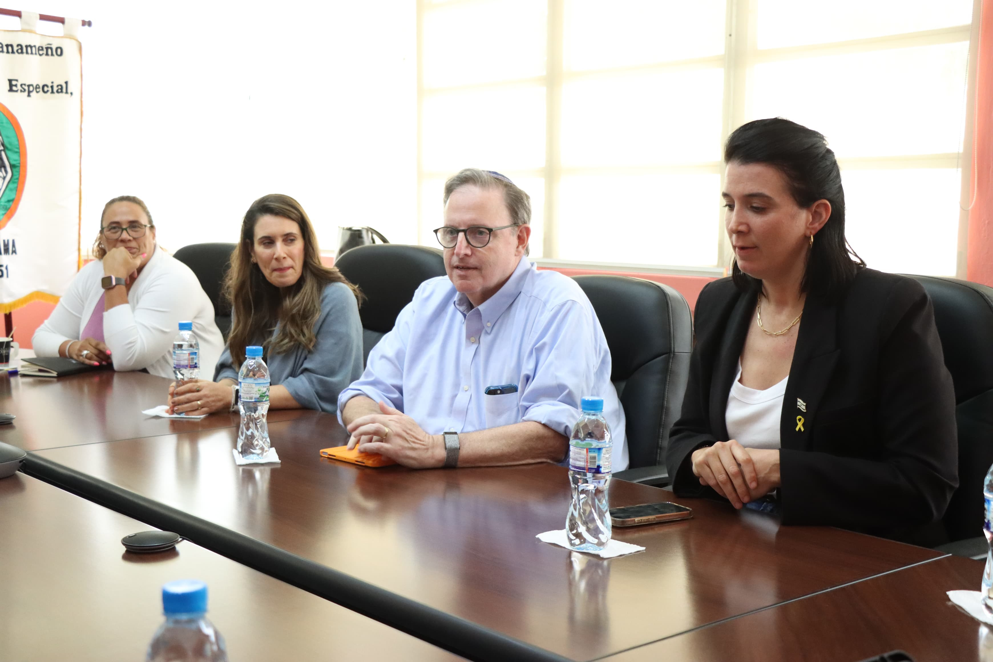 Instituto Panameño de Habilitación Especial recibe a la destacada líder ...