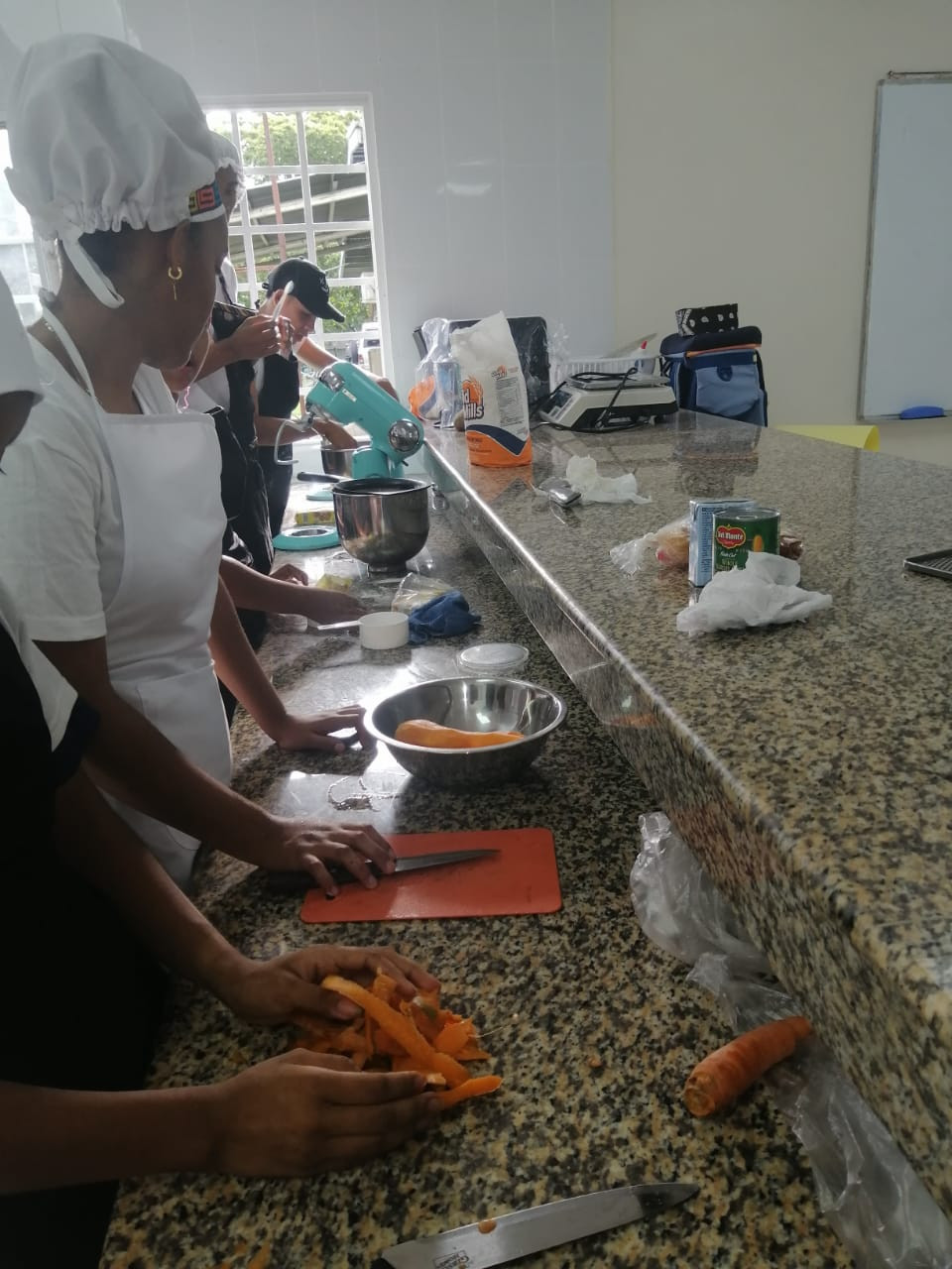 Estudiantes de Chepo elaboran receta de Pie de Pollo en taller de ...