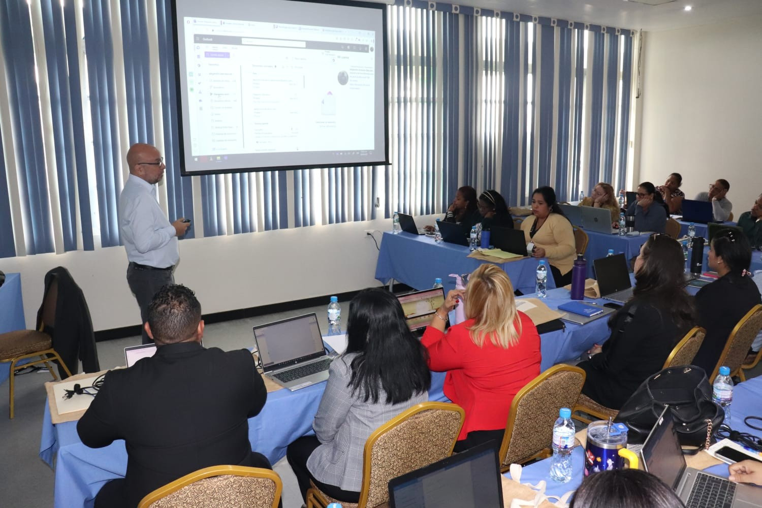 IPHE inicia capacitación docente con visión inclusiva y tecnológica a ...